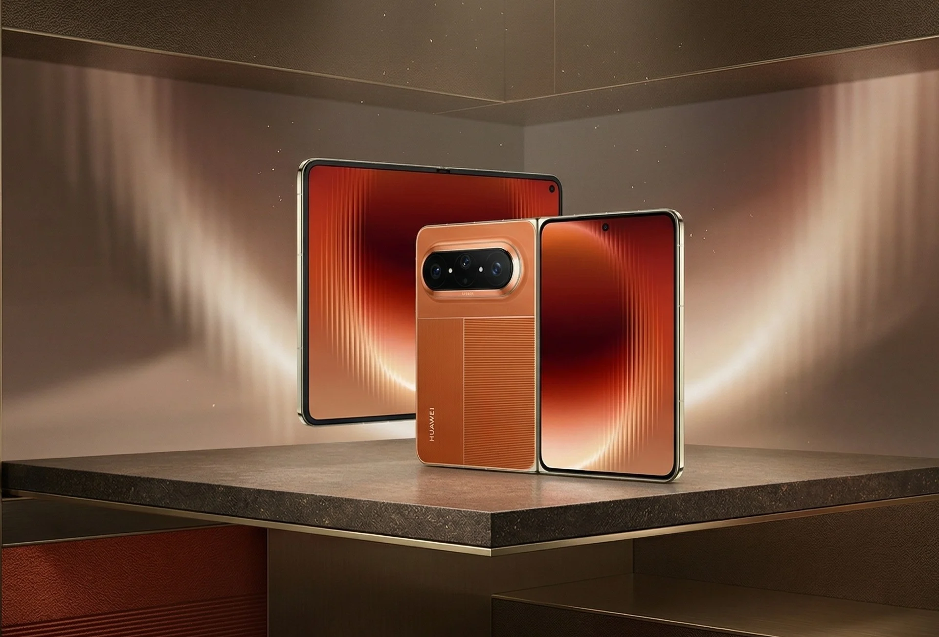 Celular dobrável com tela interna e grandes proporções é lançamento da ...